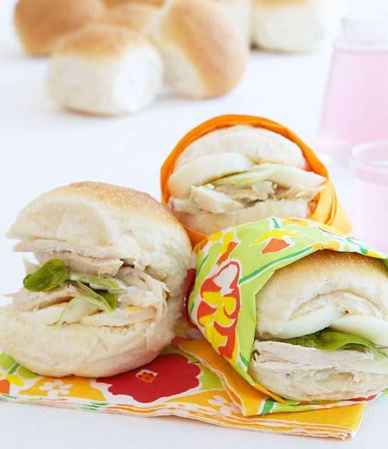 Chicken Lickin Dinner Rolls – COBS Bread