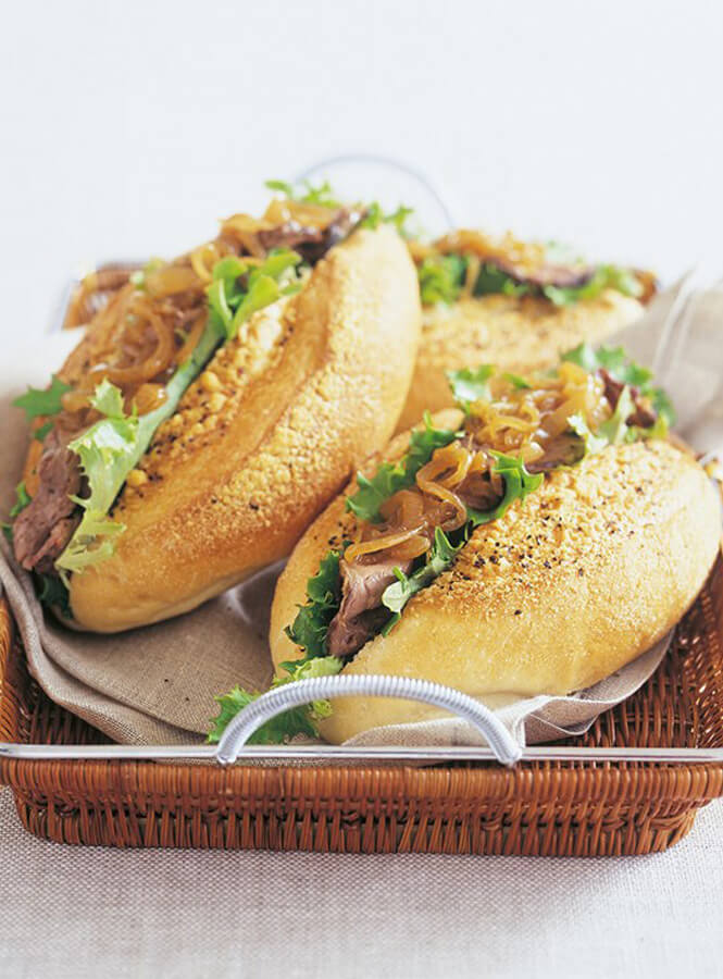 Roast Beef and Onion Marmalade Roll – COBS Bread